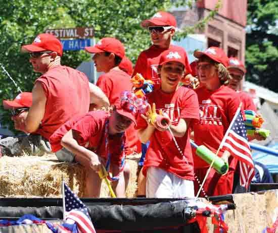 4th of July Grand Parade rolls through downtown Bothell | Slideshow ...