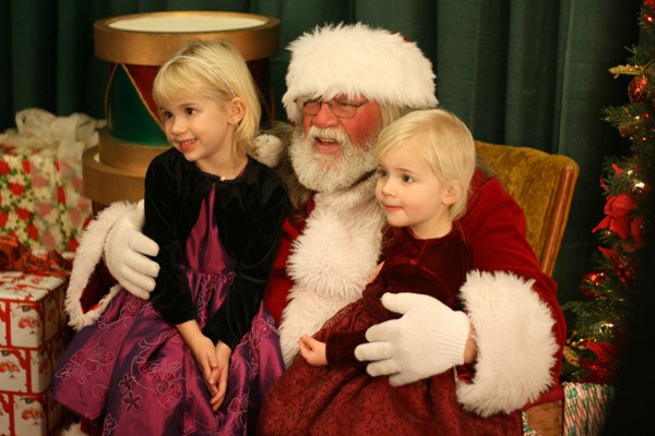 Santa arrives in Kenmore for tree-lighting celebration | Bothell ...
