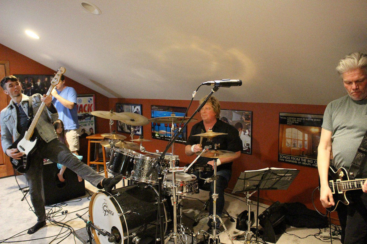 Nite Wave pulls nostalgic heartstrings of 1980s new wave fans | Bothell ...