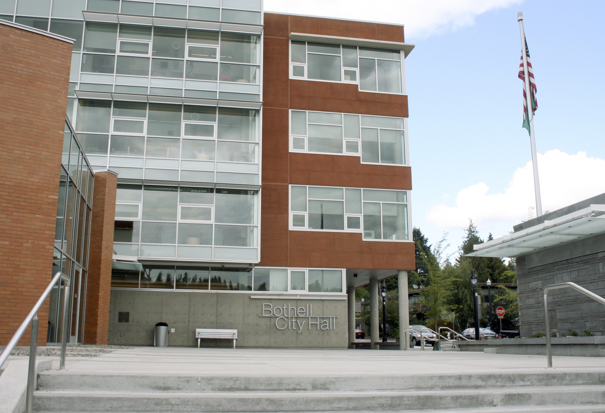 Bothell City Hall, library open to residents trying to beat the heat ...